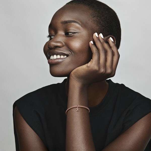 Visiaci prívesok PANDORA Pozlátený Písmeno X 782482C01 - GLAMI.sk